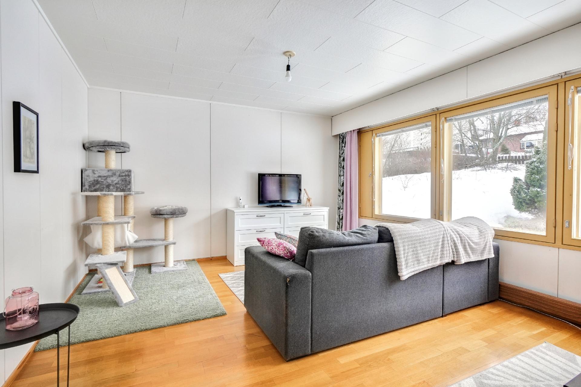 4h, k, psh, s, erill. wc, vh, autotalli, varasto, Sillantaantie 11 ...