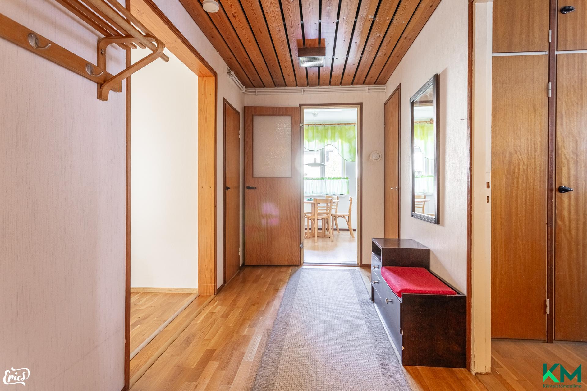 5h, 2*k, ph, s, 2*wc, takkahuone, autotalli, tekninen tila ...