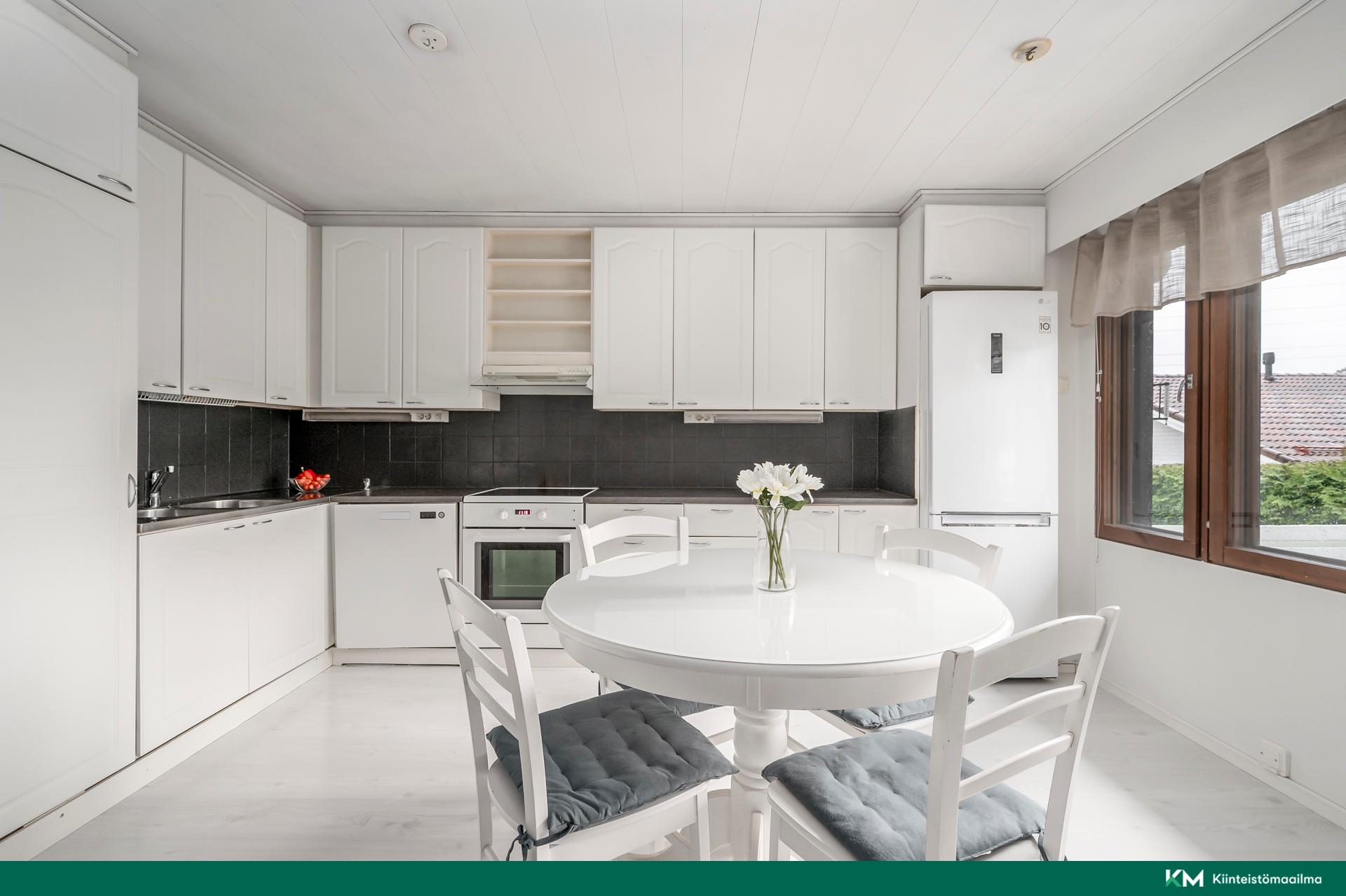 2h+k+wc+kph+vh+s+terassi, Keihäsrinne 24, Kilo, Espoo - Kiinteistömaailma