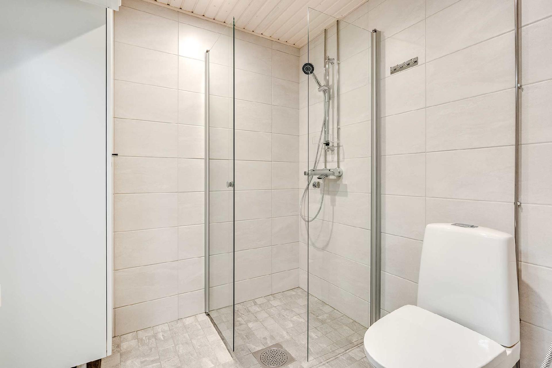 1h+kt+kph+vh+iso lasitettu parveke (oma tontti), Ranta-Tampellan katu ...